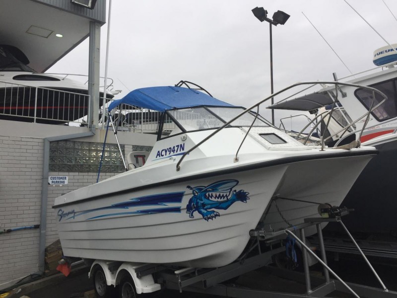1988 Shark Cat 560 Sportsman | Nautic Electronics